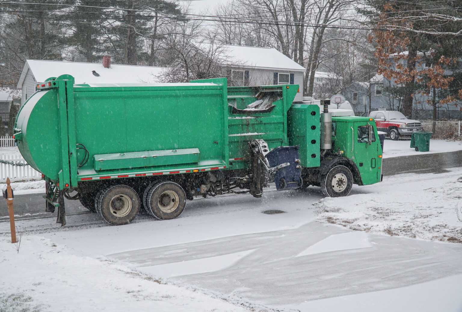 Holiday Waste Removal Updates (2025-2026 Season) | Aurora Military Housing